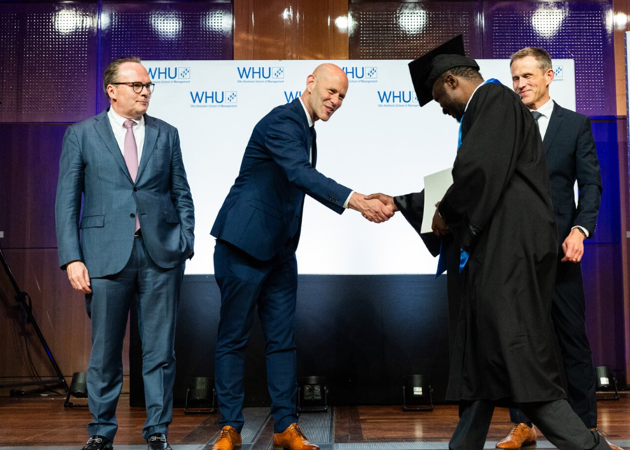 Vom WHU-MBA in die Welt: Abschlussklasse 2024 feierlich verabschiedet